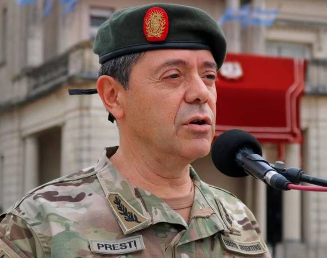 Noticias de la cruz y de la espada - El Cohete a la Luna