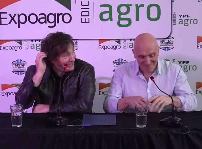 Más claro, echale agua - El Cohete a la Luna