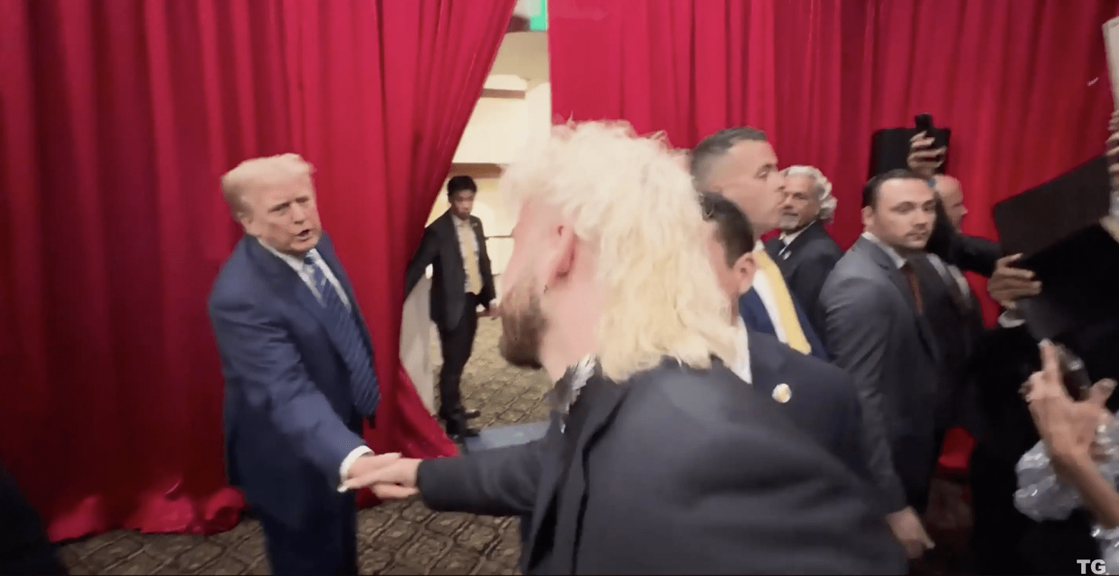 EL BOBALICÓN - El Cohete a la Luna